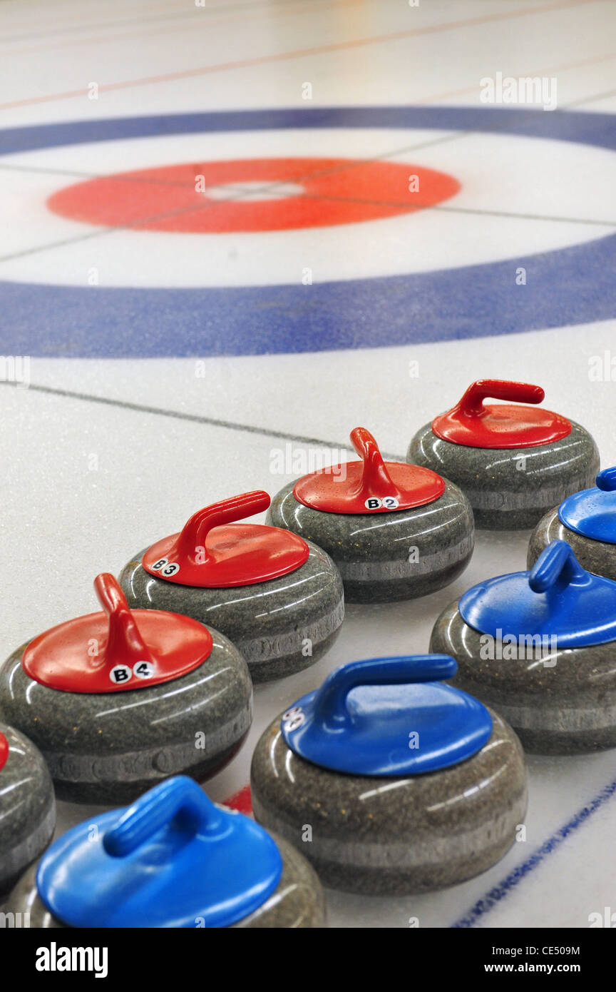Curling team hi-res stock photography and images - Alamy