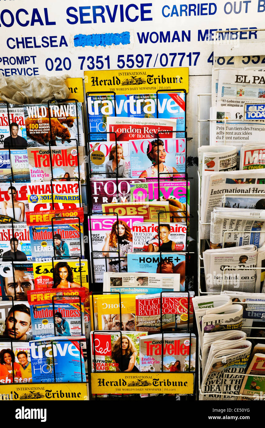 Magazine stand hi-res stock photography and images - Alamy