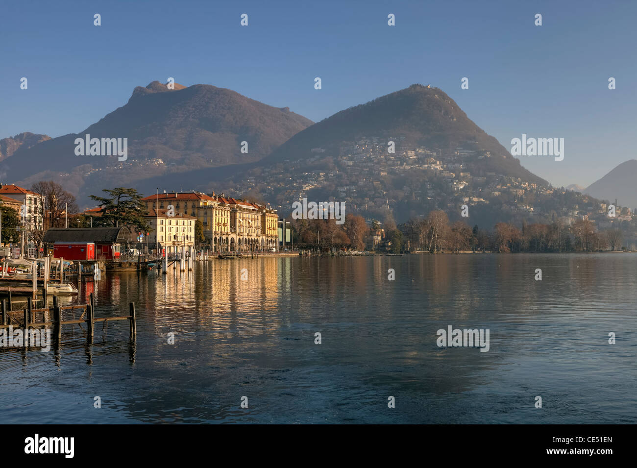 Lake palaces hi-res stock photography and images - Alamy