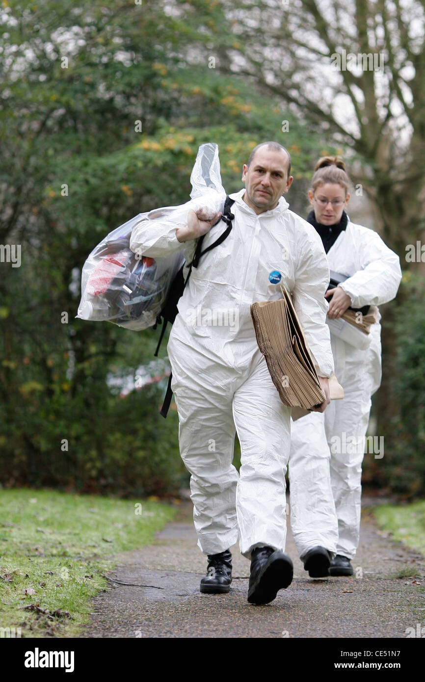 Crime murder scene officers police hi-res stock photography and images ...
