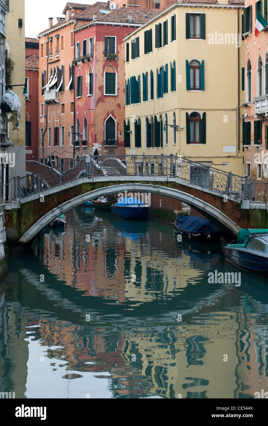 Foot over bridge stairs hi-res stock photography and images - Alamy