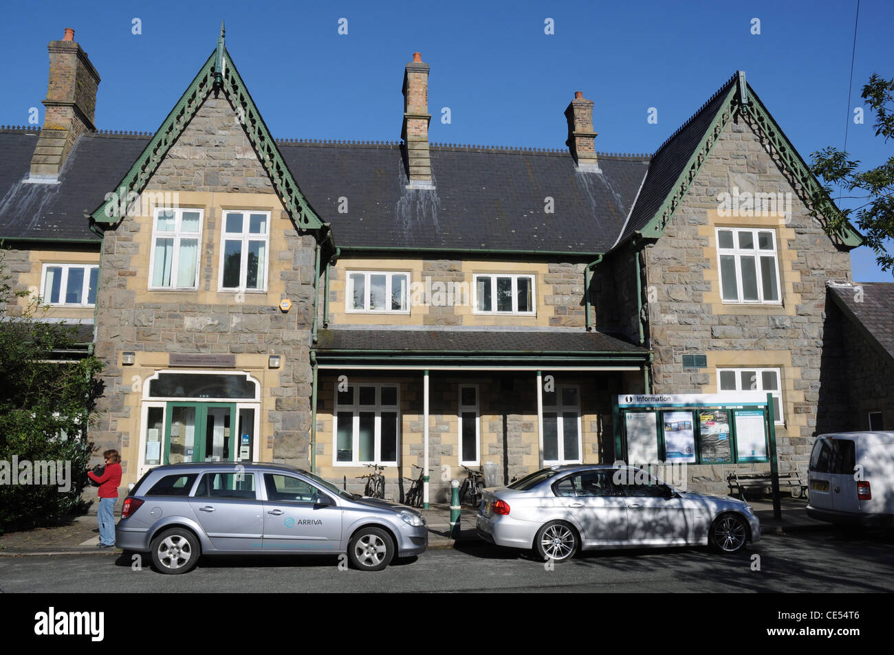 Machynlleth station hi-res stock photography and images - Alamy