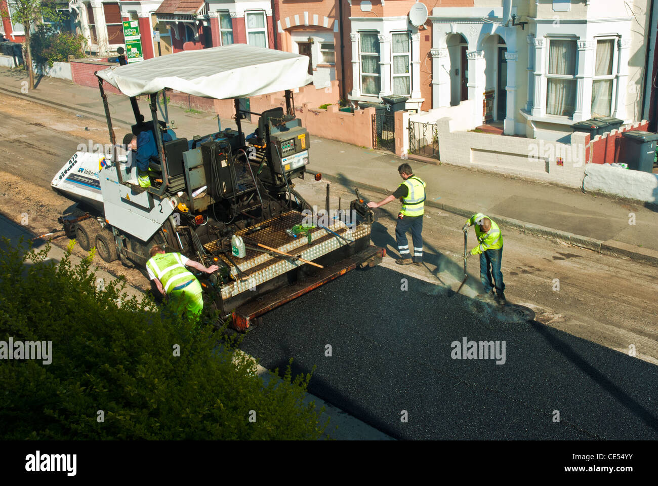 Tar lorry hi-res stock photography and images - Alamy