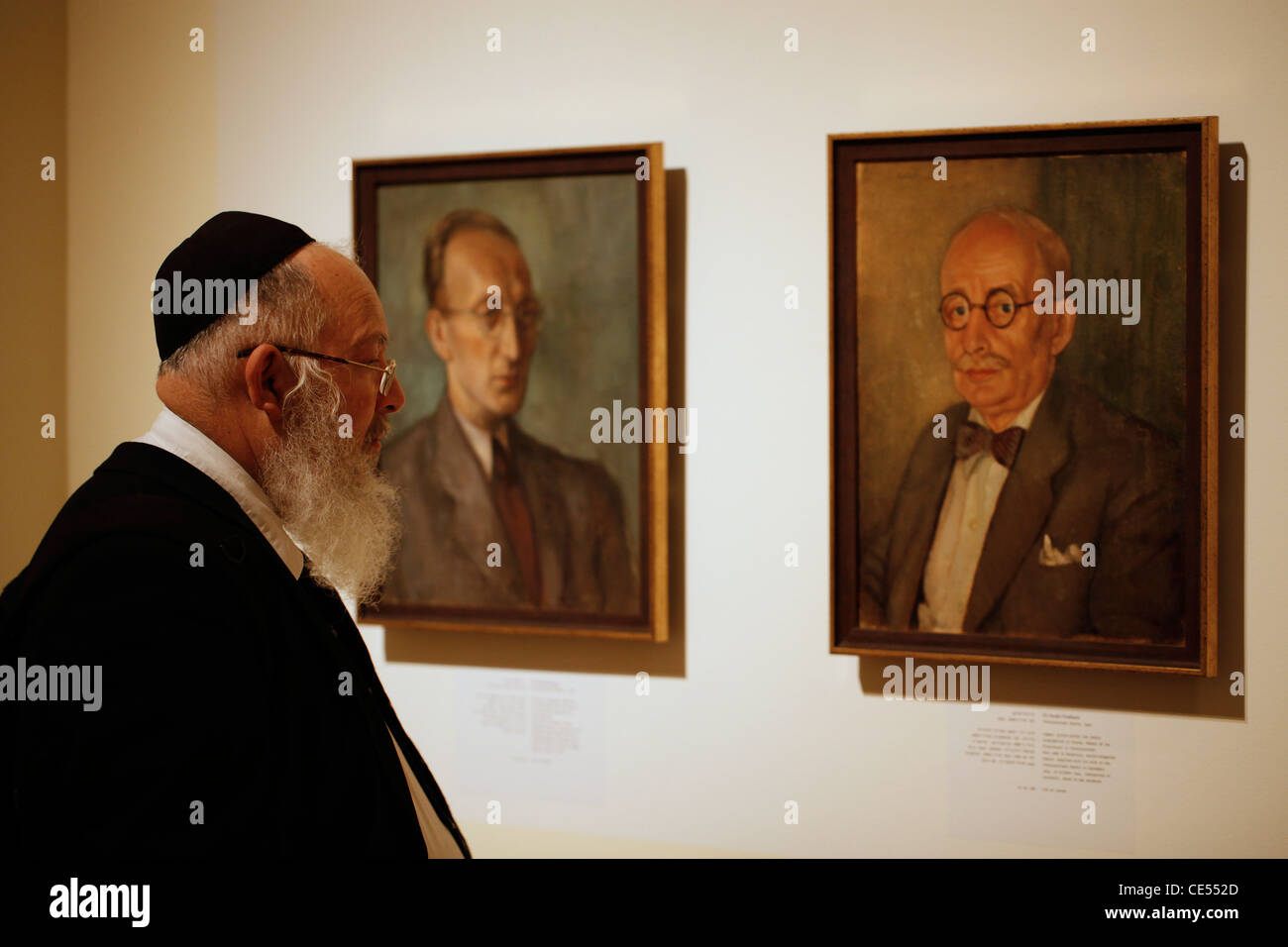 A religious Jew looks at drawing by concentration camp prisoner on ...