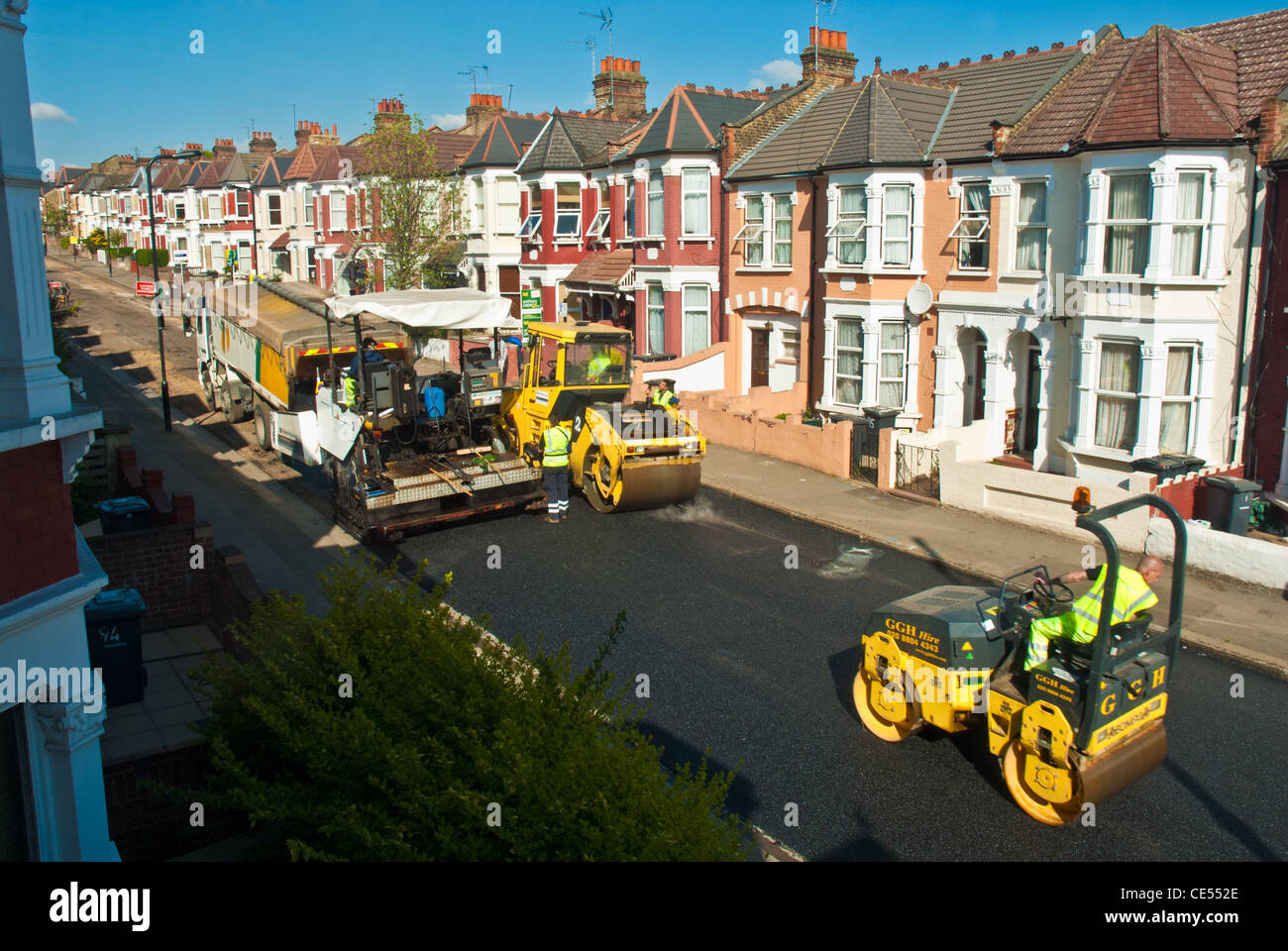 Road resurfacing work uk hi-res stock photography and images - Alamy