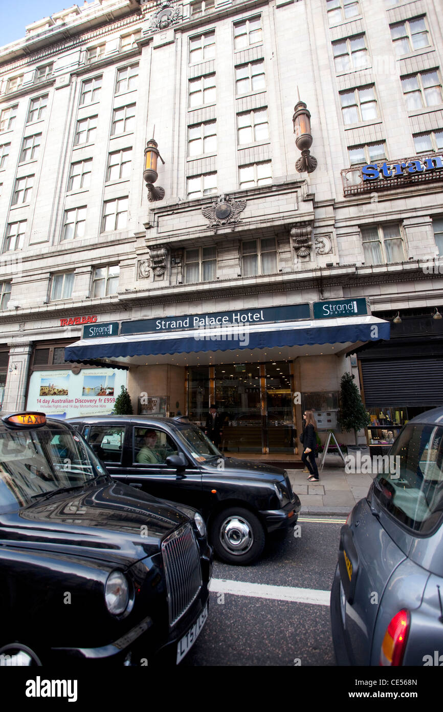 Strand palace hotel hi-res stock photography and images - Alamy