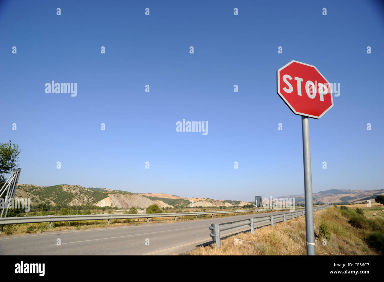 Stop sign hi-res stock photography and images - Alamy