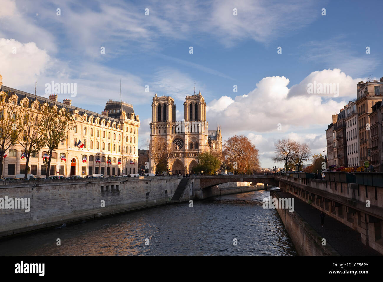 Notre dame de paris west facade hi-res stock photography and images - Alamy