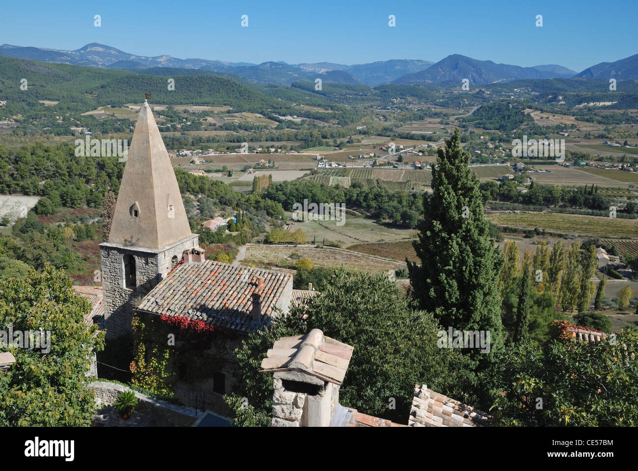 A view from the summit at Crestet, Vaucluse, Provence, France Stock ...