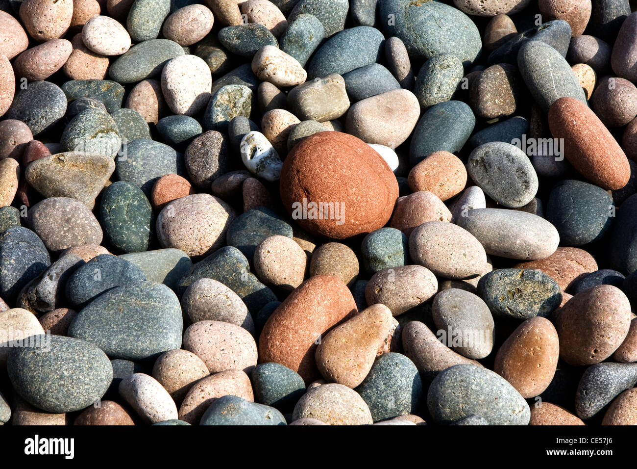 Pebbles on beach lake hi-res stock photography and images - Alamy