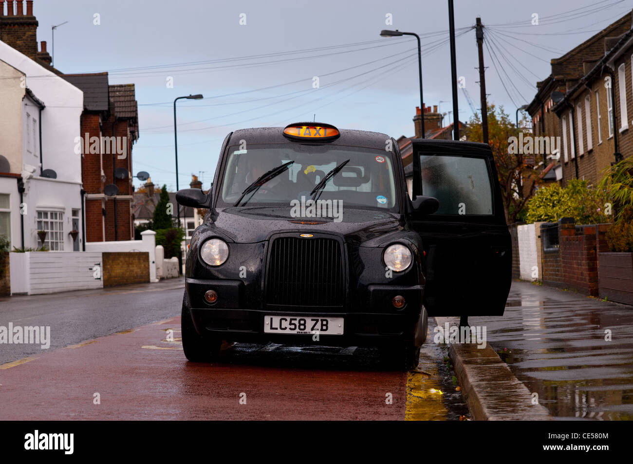 London Taxi Stock Photos & London Taxi Stock Images - Alamy