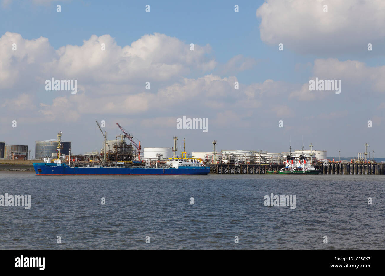 Oil refinery uk hi-res stock photography and images - Alamy