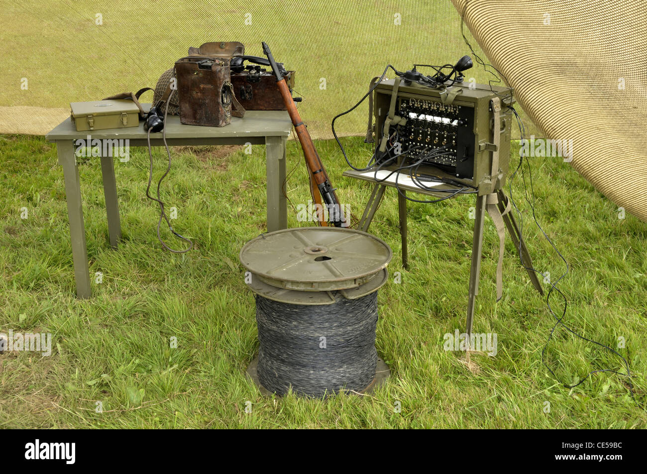 Radio seconde guerre mondiale hi-res stock photography and images - Alamy