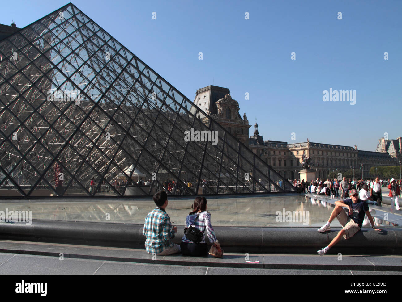 Louvre Museum, The Richelieu Wing and Pyramid, Paris, France Stock ...