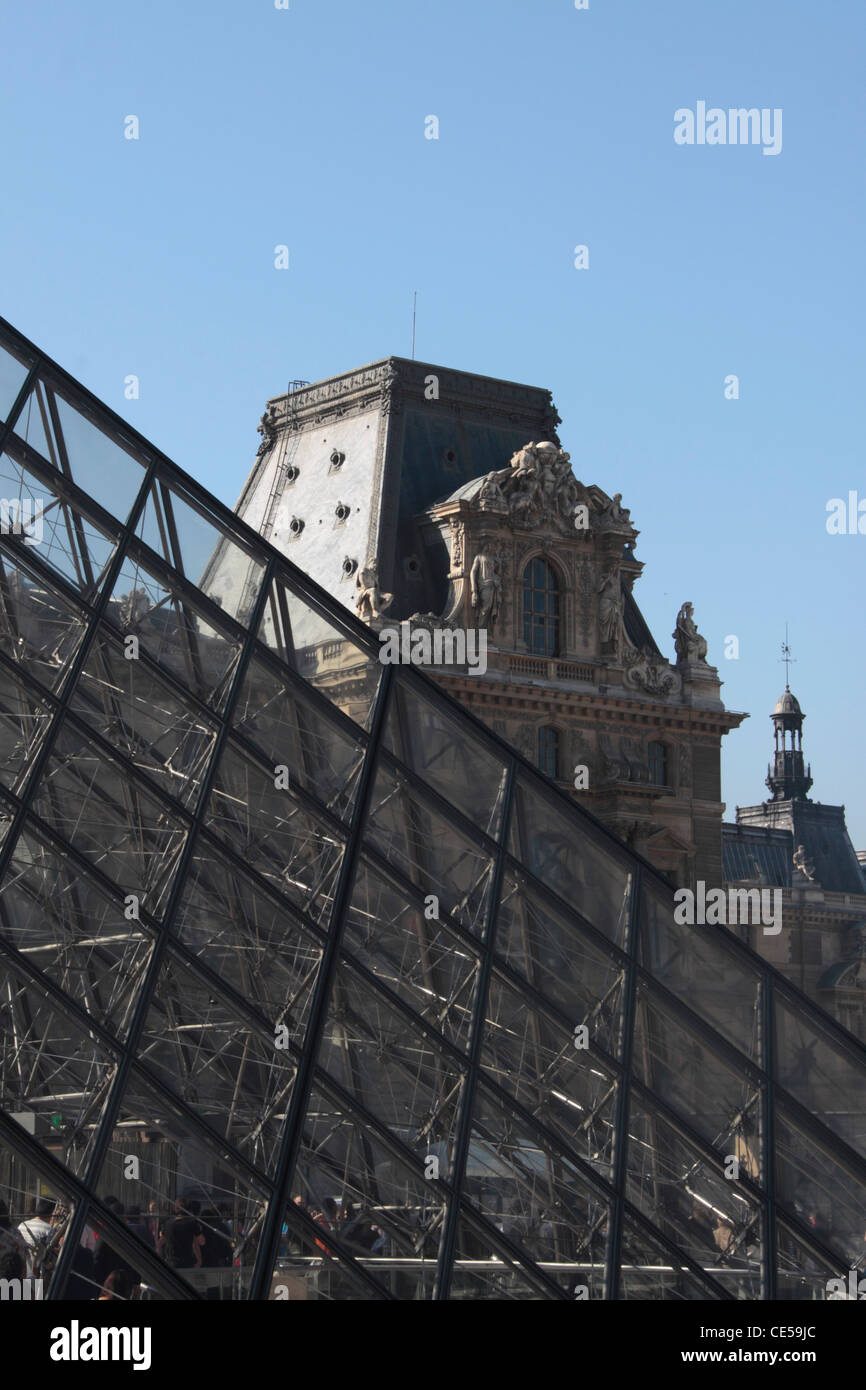 Louvre Museum, The Richelieu Wing and Pyramid, Paris, France Stock ...