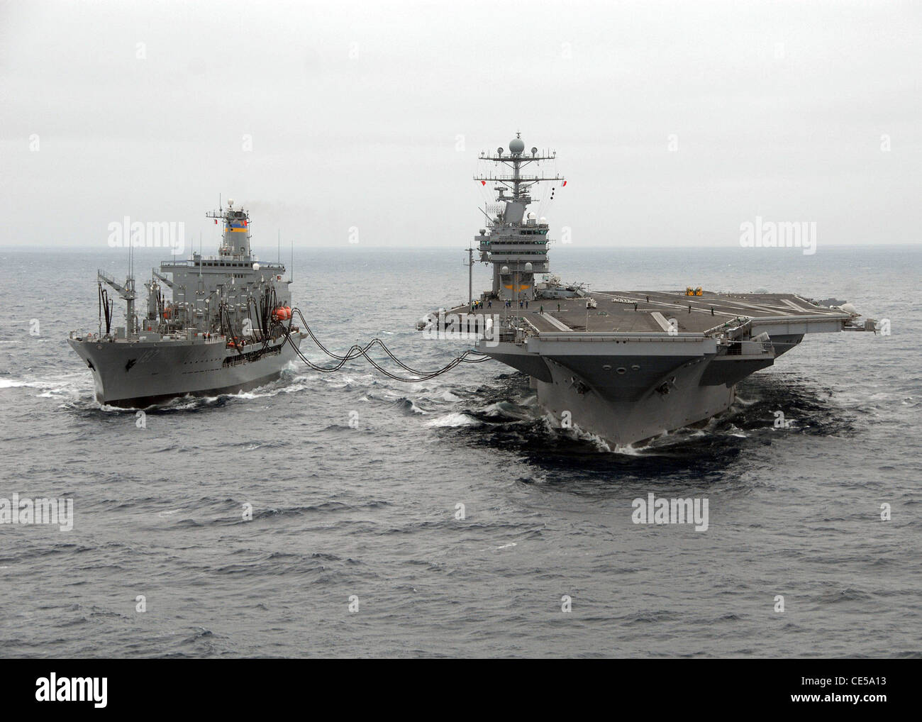 Usns henry j kaiser t ao 187 hi-res stock photography and images - Alamy