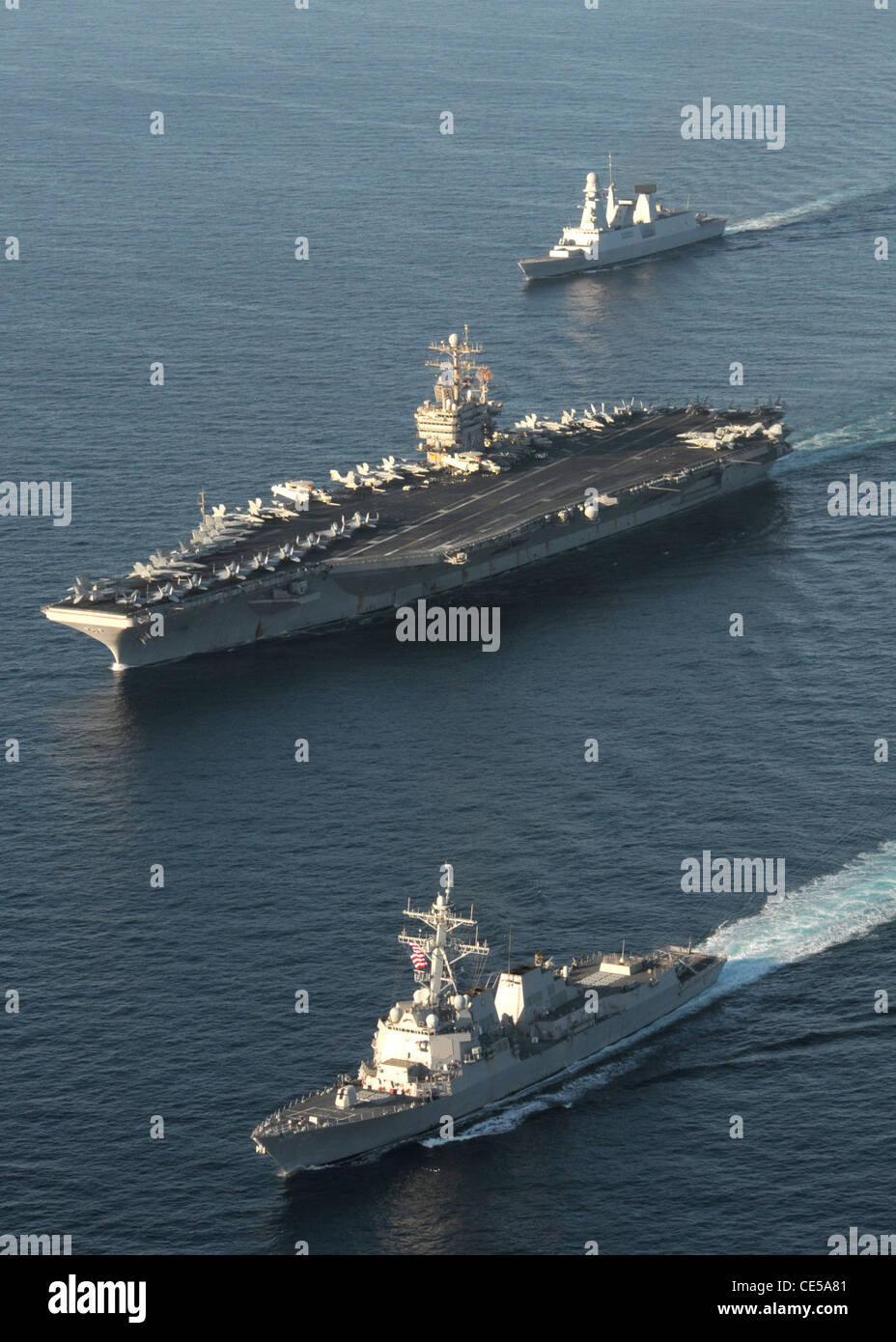 Uss halsey ddg 97 hi-res stock photography and images - Alamy