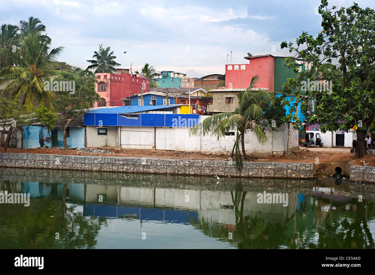 Slum in Colombo. Sri Lanka Stock Photo - Alamy