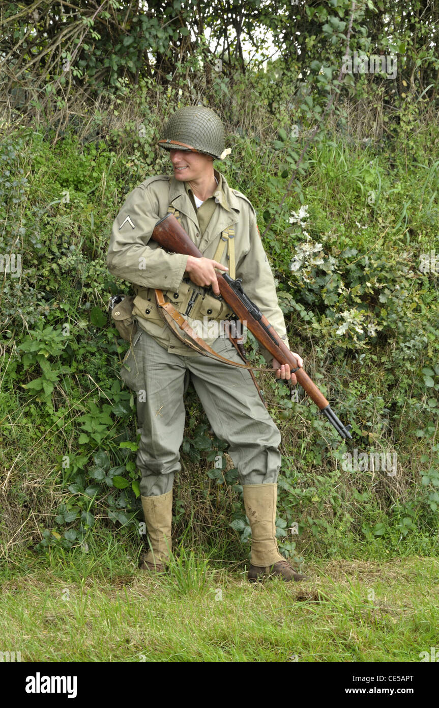 Ww2 soldier hi-res stock photography and images - Alamy