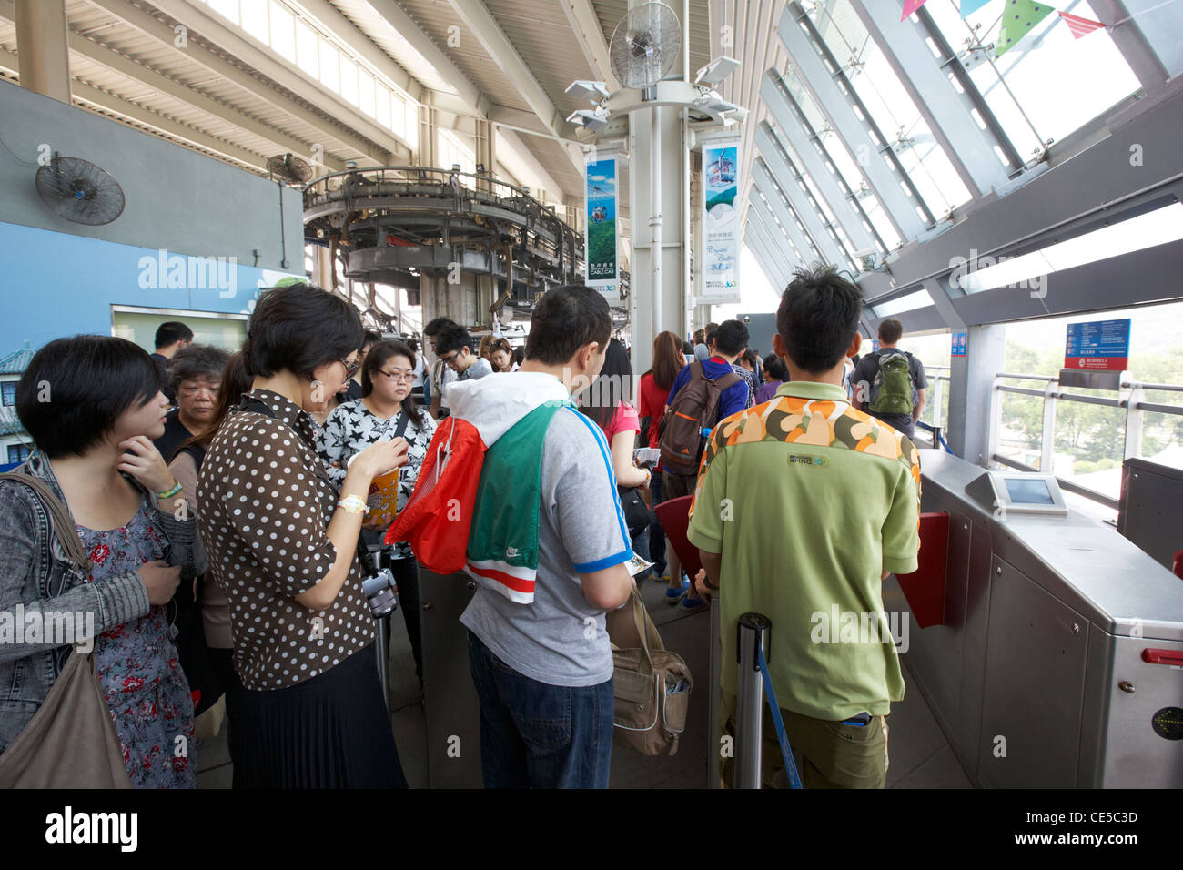 Queue cable car hi-res stock photography and images - Alamy