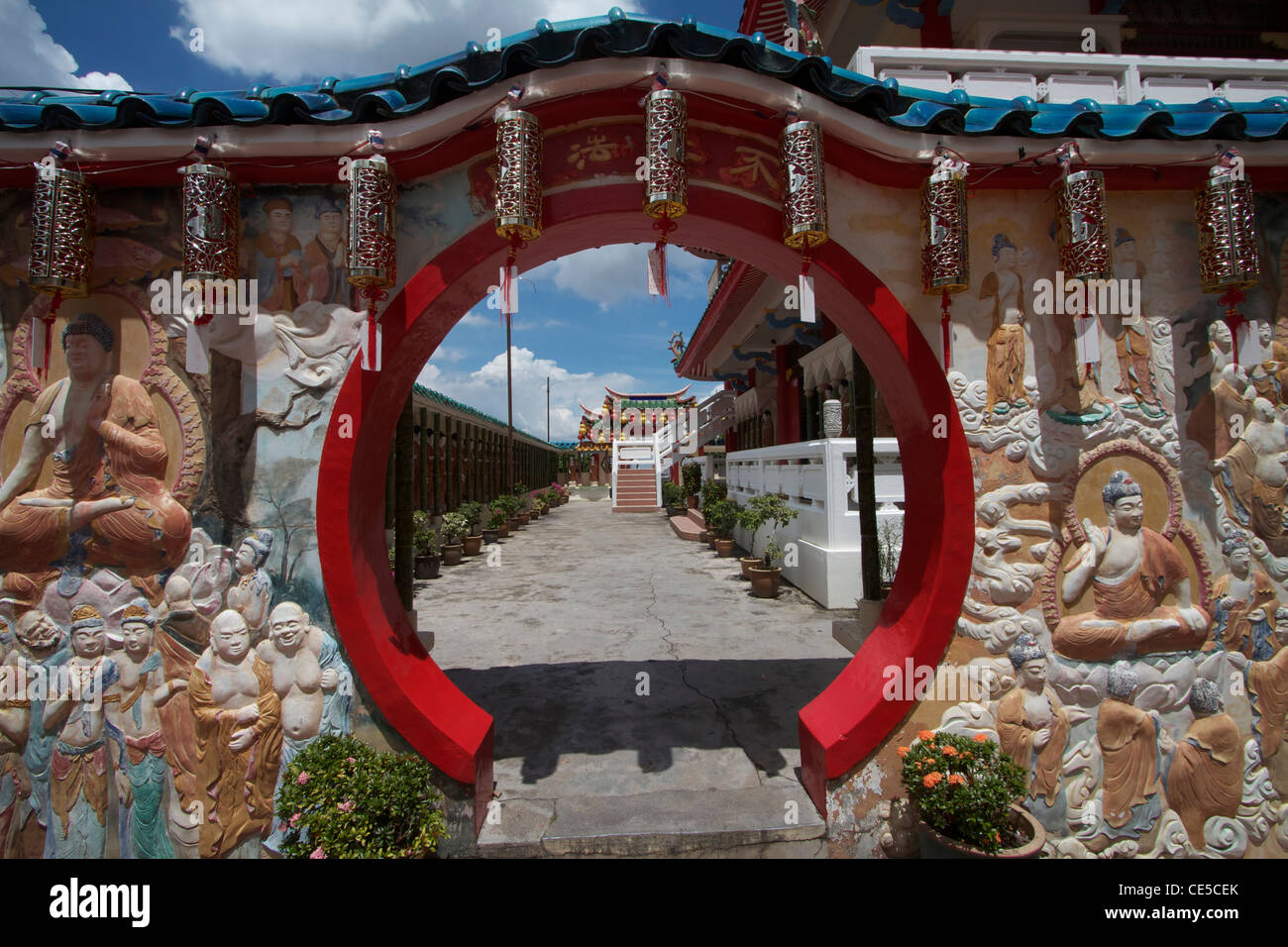 Temple circle hi-res stock photography and images - Alamy