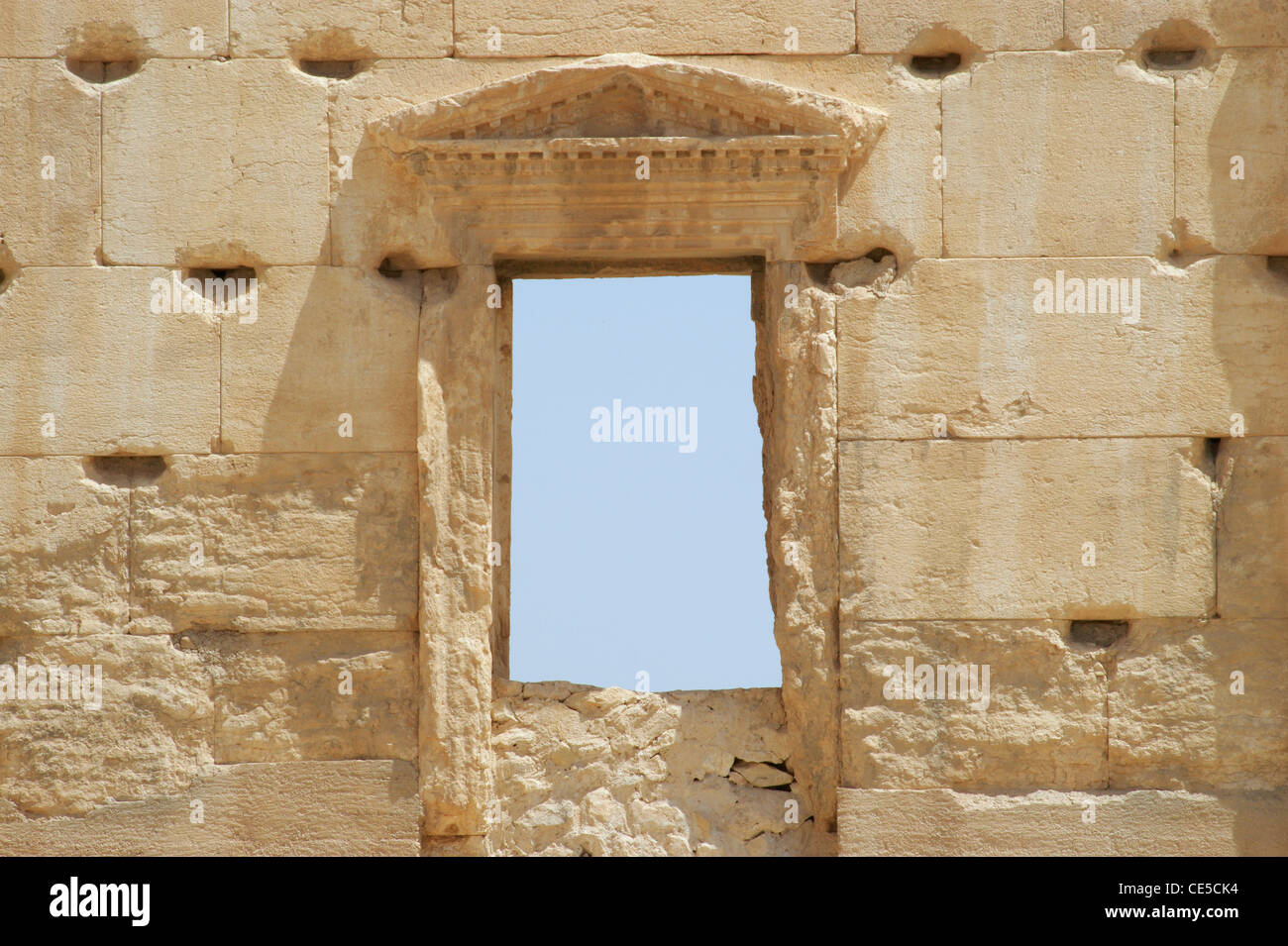 Ancient window, Palmyra ruins, Syria Stock Photo - Alamy