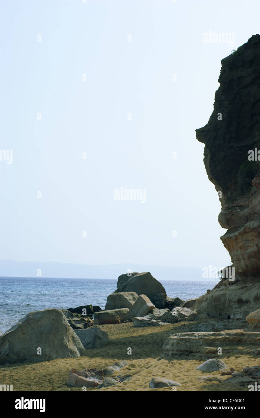 rock cliff and sea Stock Photo - Alamy