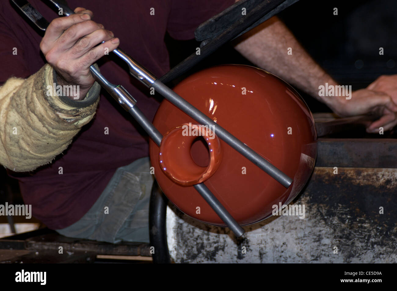 Glass blowing art hi-res stock photography and images - Alamy