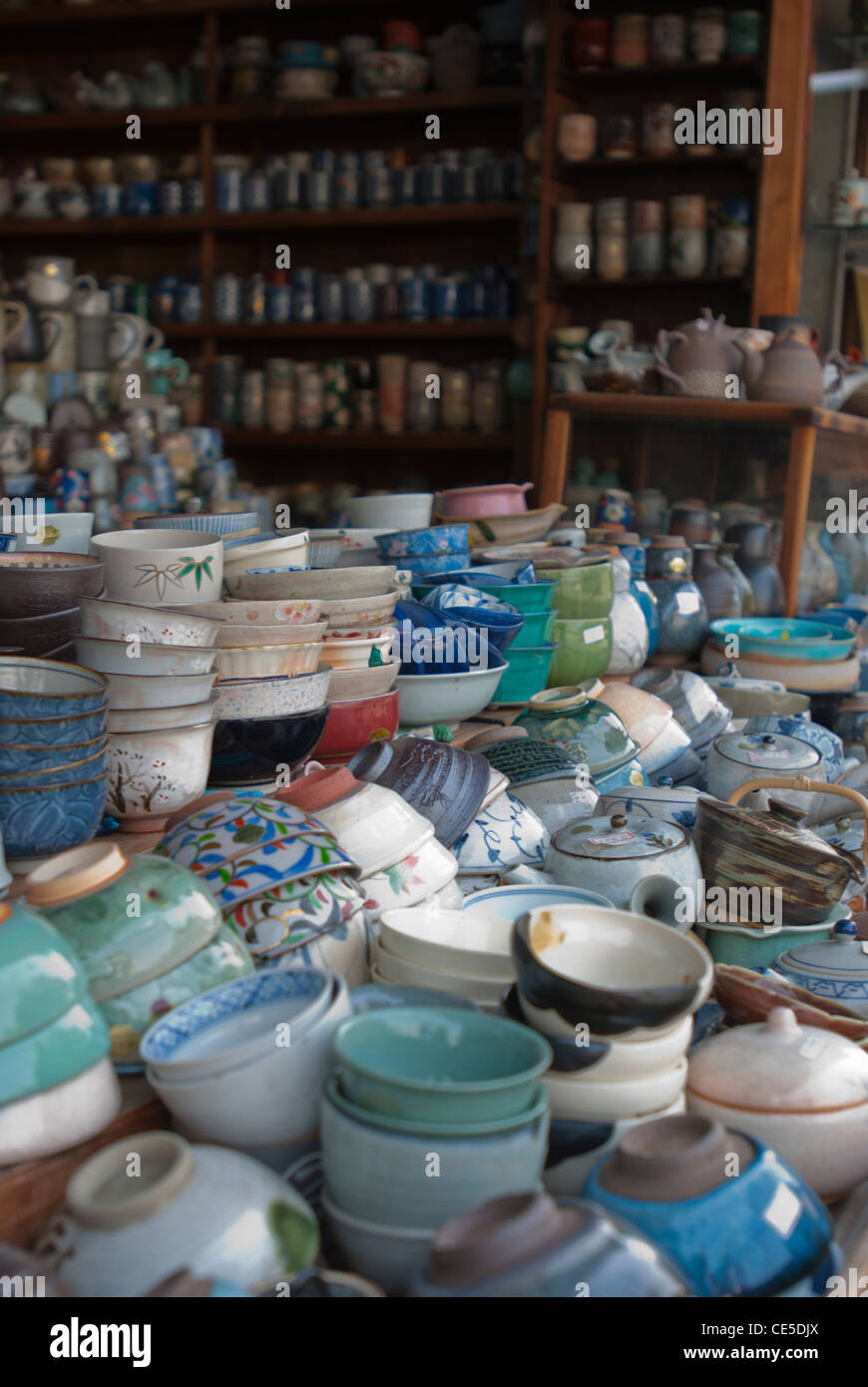 Ancient japan pottery hi-res stock photography and images - Alamy