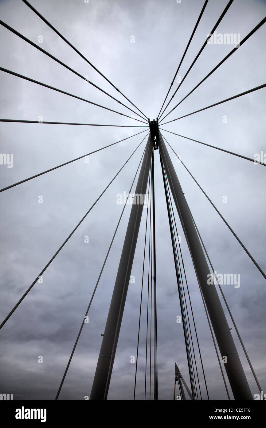 Hungerford Bridge Cables - London Embankment Stock Photo - Alamy