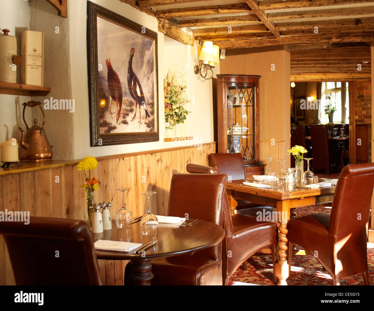 Posh pub interior hi-res stock photography and images - Alamy