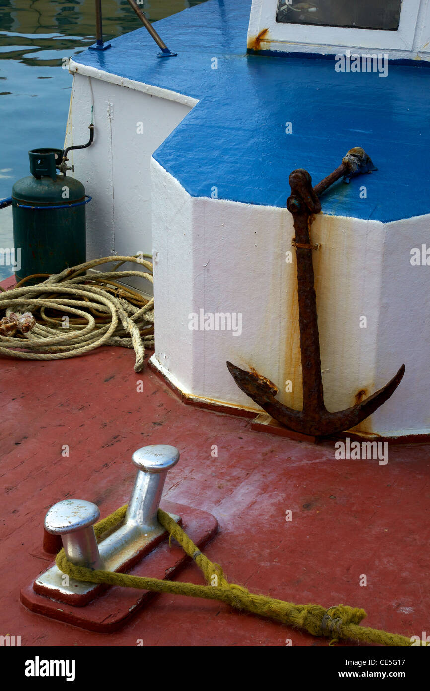 Anchor ropes hi-res stock photography and images - Alamy