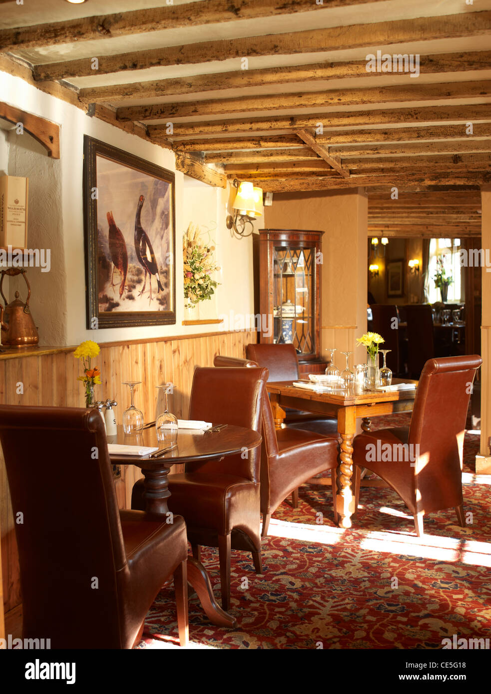 Posh pub interior hi-res stock photography and images - Alamy