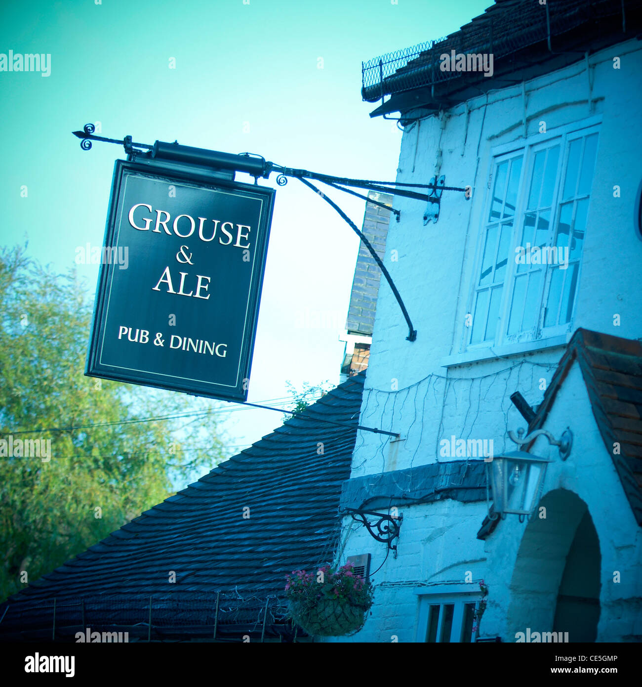 English pub sign Stock Photo - Alamy