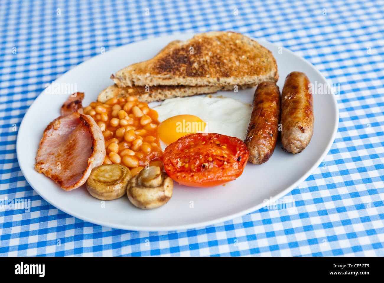 Full english breakfast tablecloth hi-res stock photography and images ...