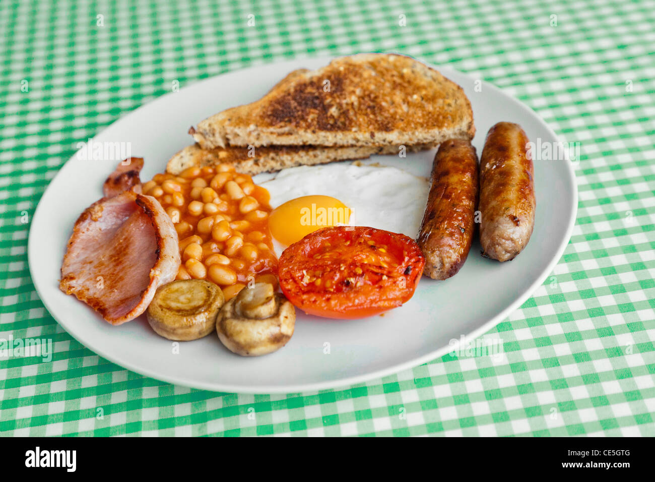 Bacon egg tomato mushroom hi-res stock photography and images - Alamy