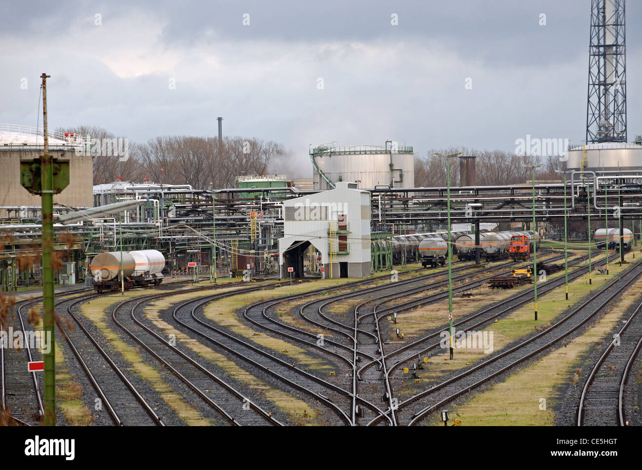 Shell wesseling oil refinery hi-res stock photography and images - Alamy