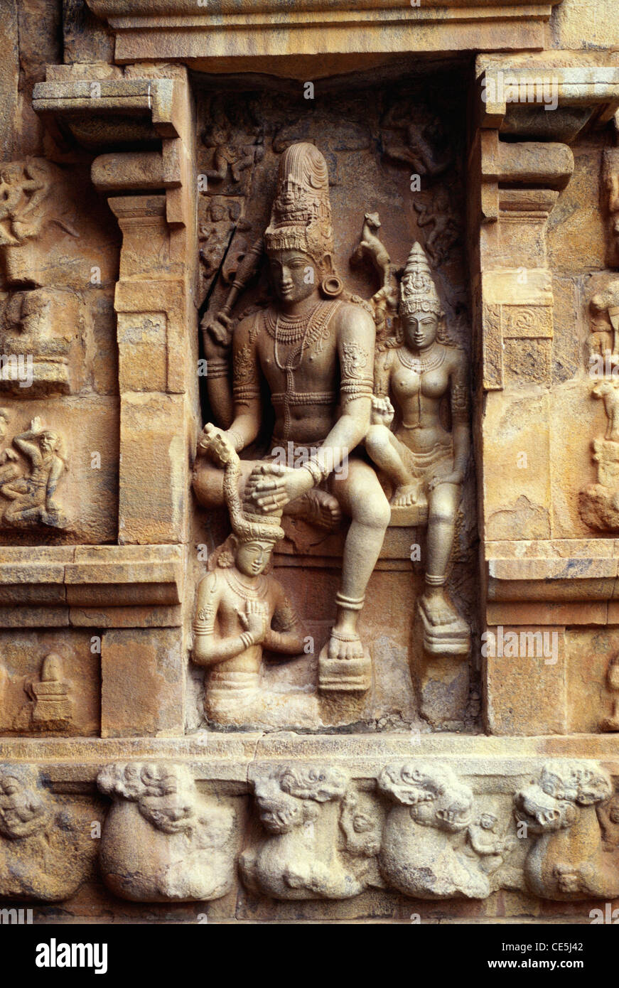 Sculpture Shiva Parvati on exterior wall of Shiva temple ; Brihadisvara ...