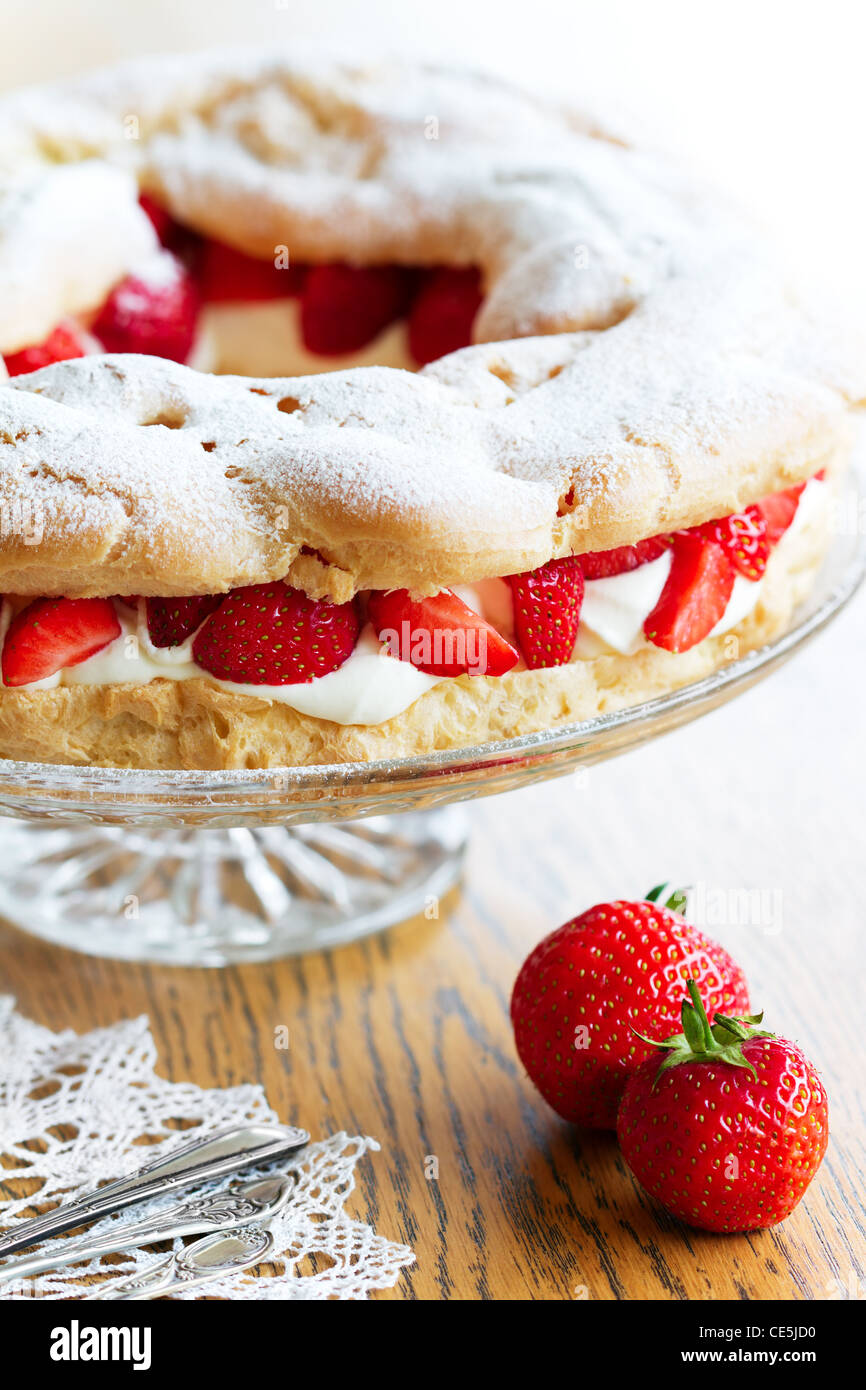 Choux pastry ring hi-res stock photography and images - Alamy