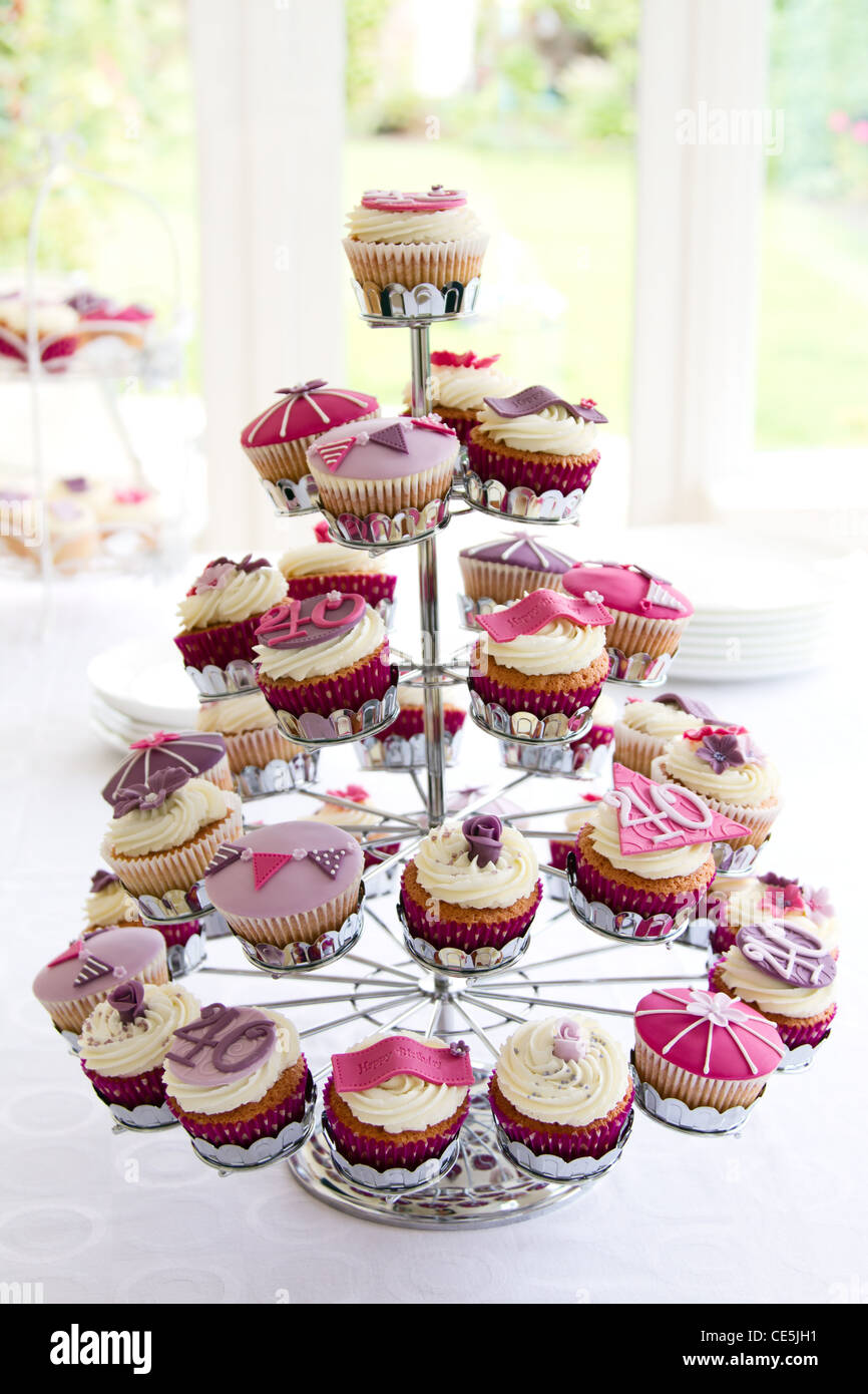 40th birthday cake hi-res stock photography and images - Alamy