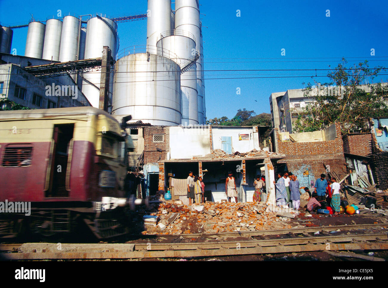 Slums india near factory hi-res stock photography and images - Alamy