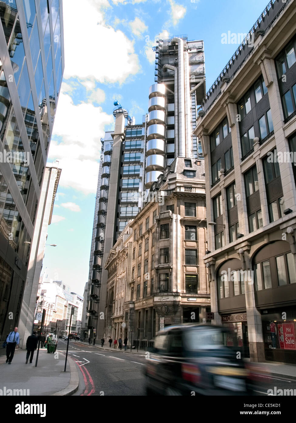 Side view of the Lloyds building in London Stock Photo - Alamy