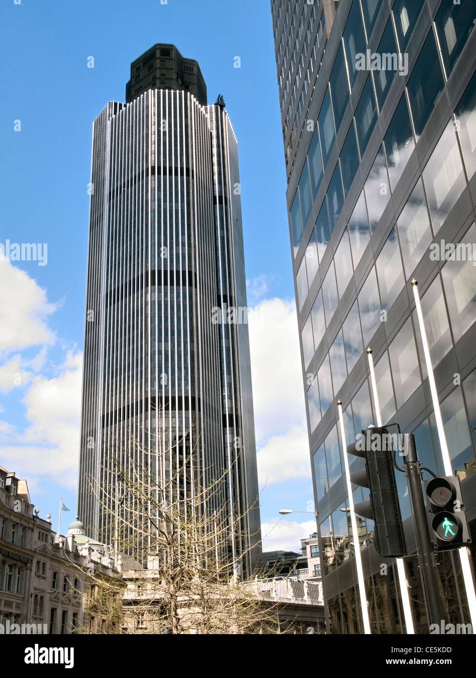 view of the NatWest Tower in London, Tower 42 Stock Photo - Alamy