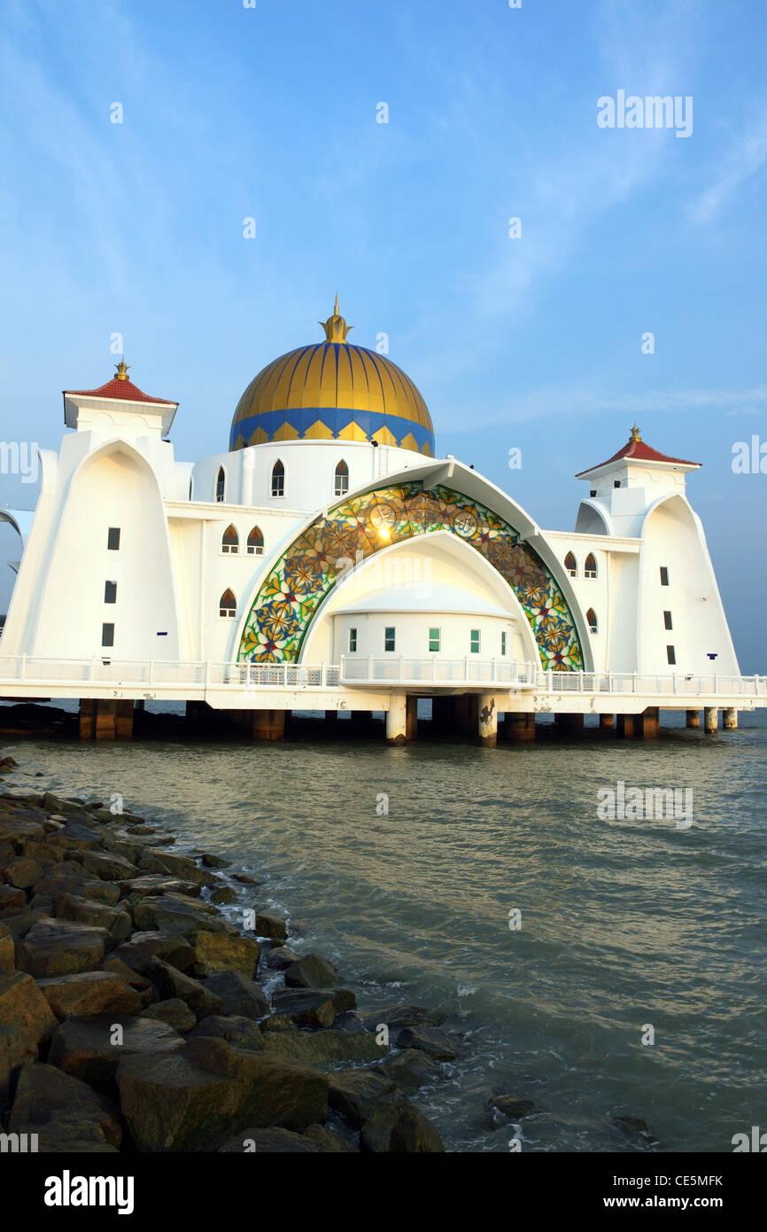 Melaka floating mosque hi-res stock photography and images - Alamy