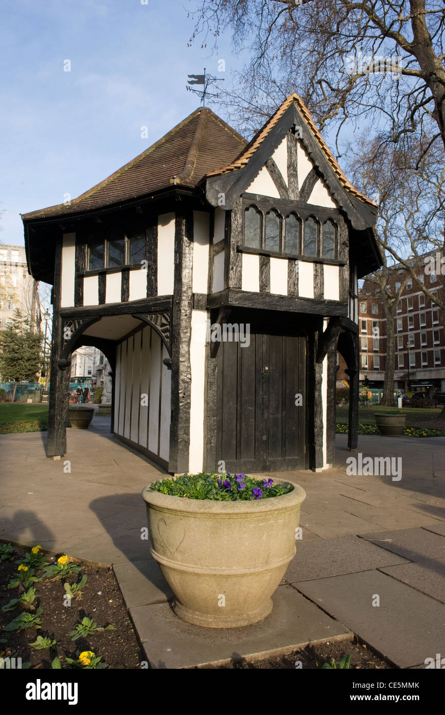 Half built huts hi-res stock photography and images - Alamy