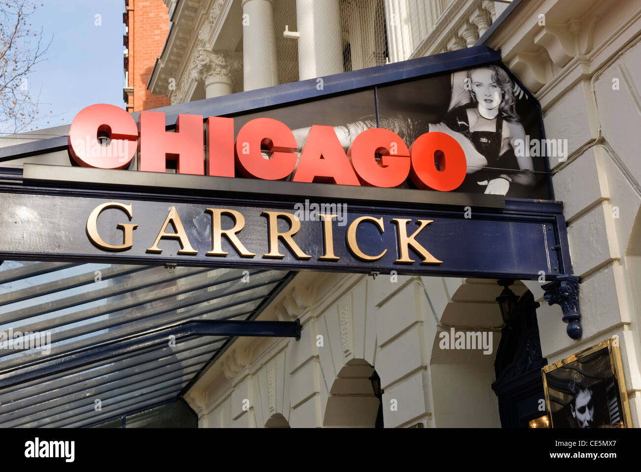 Chicago theatre entrance hi-res stock photography and images - Alamy