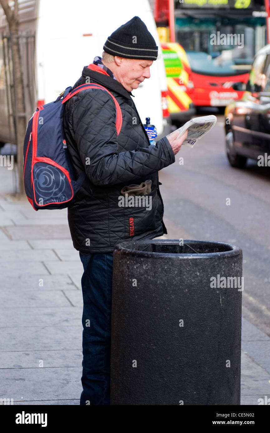 Dustbin man uk portrait hi-res stock photography and images - Alamy