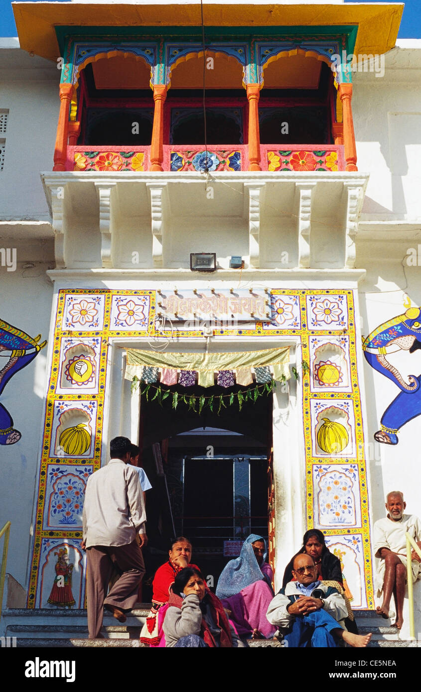 Dwarkadheesh Mandir ; Dwarkadhish Temple entrance ; Kankroli ...