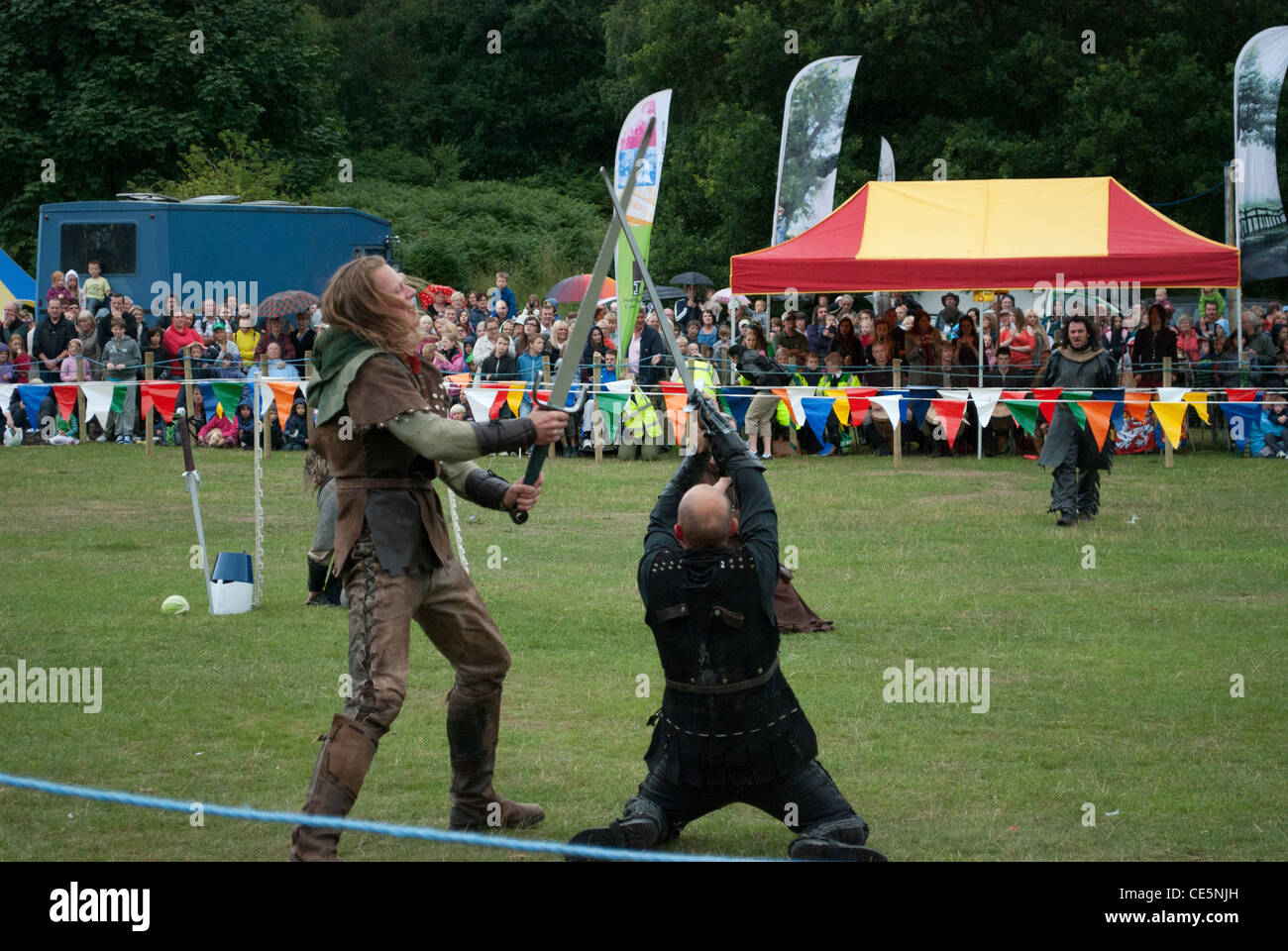 Medieval combat tournament with crowd hi-res stock photography and ...