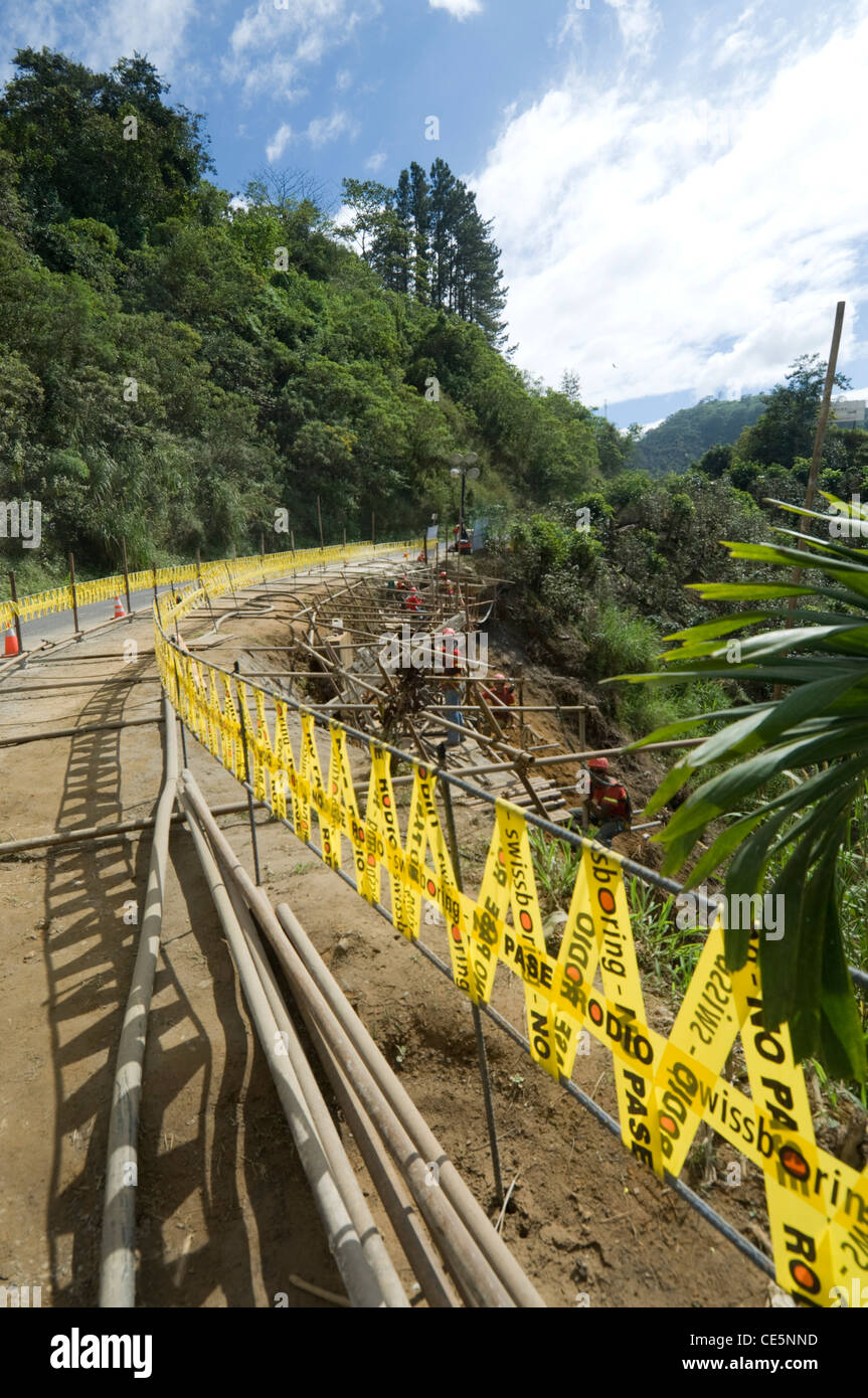 Landslide on mountain road alajuela hi-res stock photography and images ...